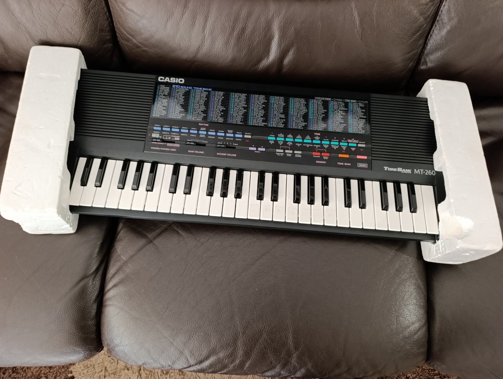 Sintesajzer CASIO MT-260