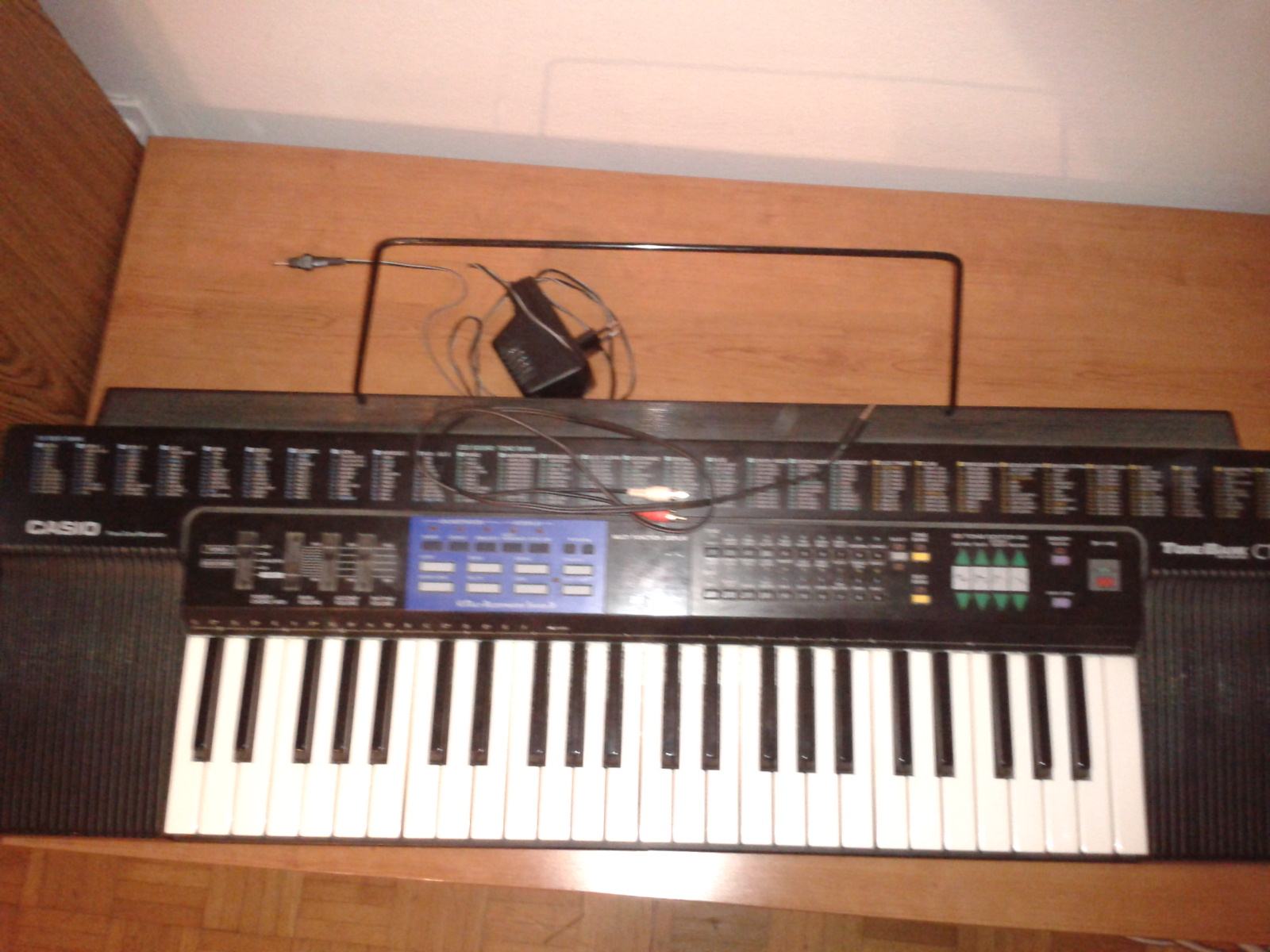 Sintisajzer Casio CT - 470