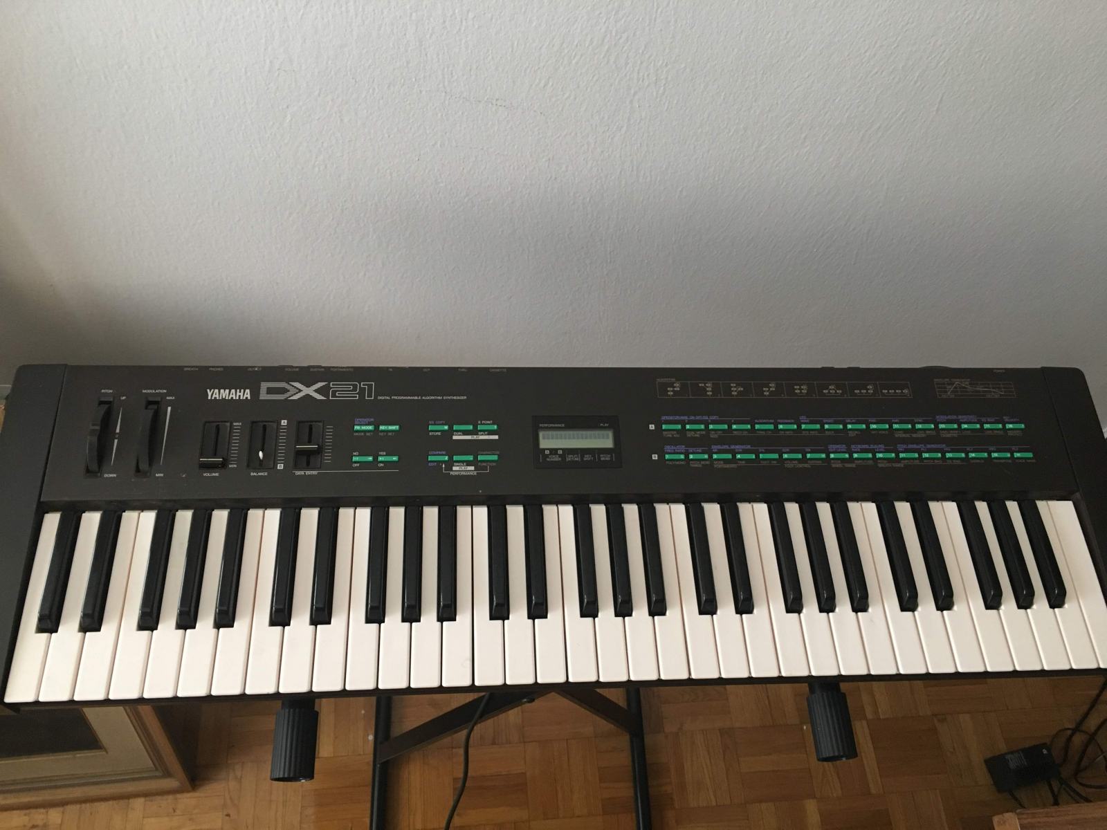 YAMAHA DX21