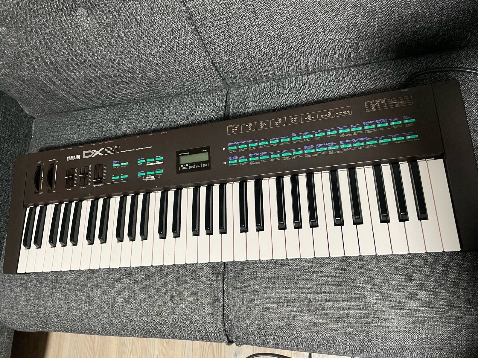 Yamaha dx21