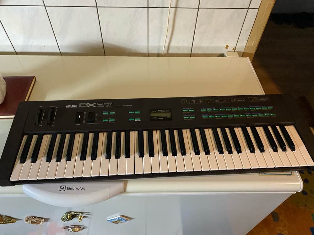Yamaha dx27