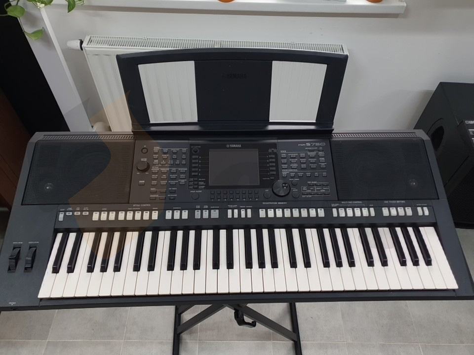 Yamaha PSR-S750 aranžer klavijatura