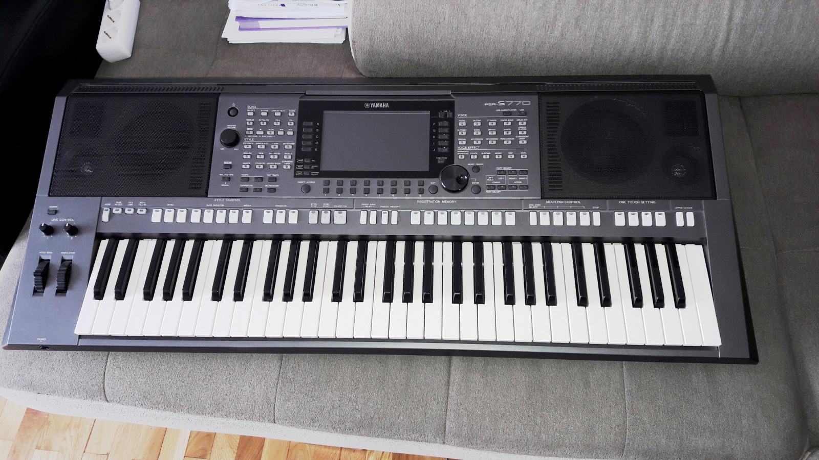 YAMAHA PSR S770