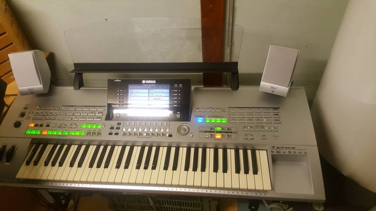 Yamaha Tyros 1