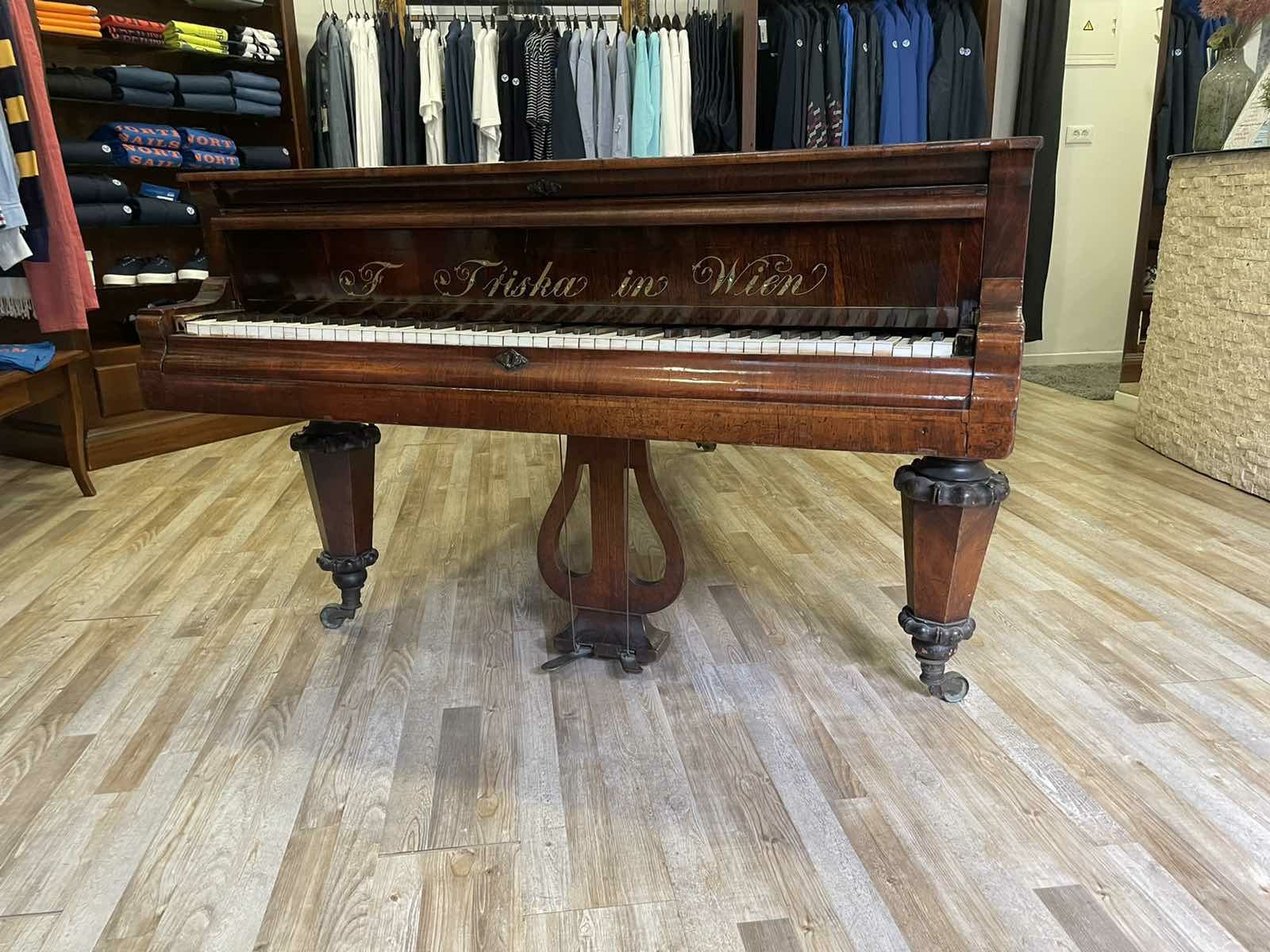 Klavir Franz Triska in Wien