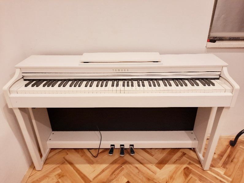 Yamaha CLP-625