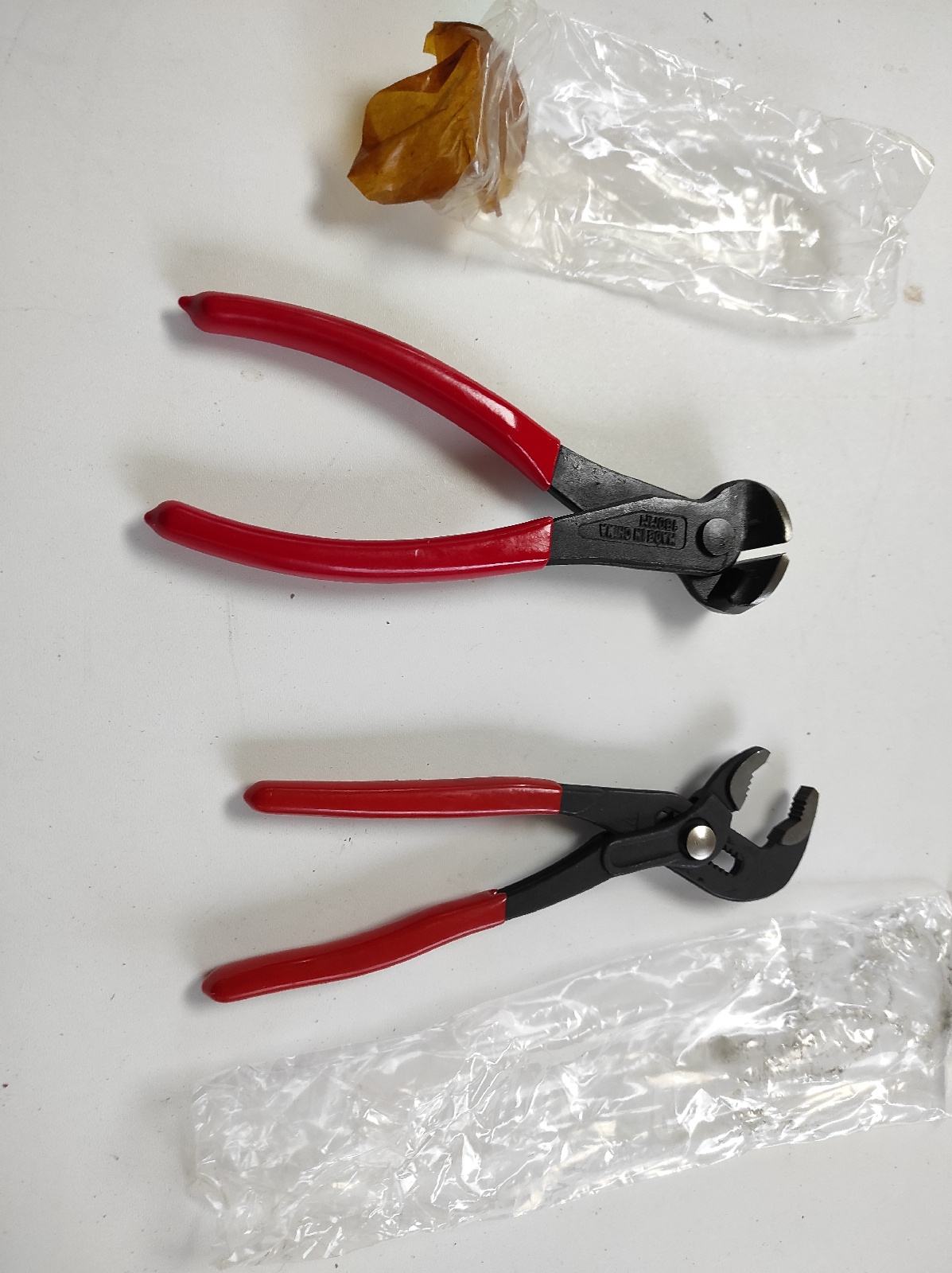 PAPAGAJKE ,KLIJEŠTA CVIKERICE