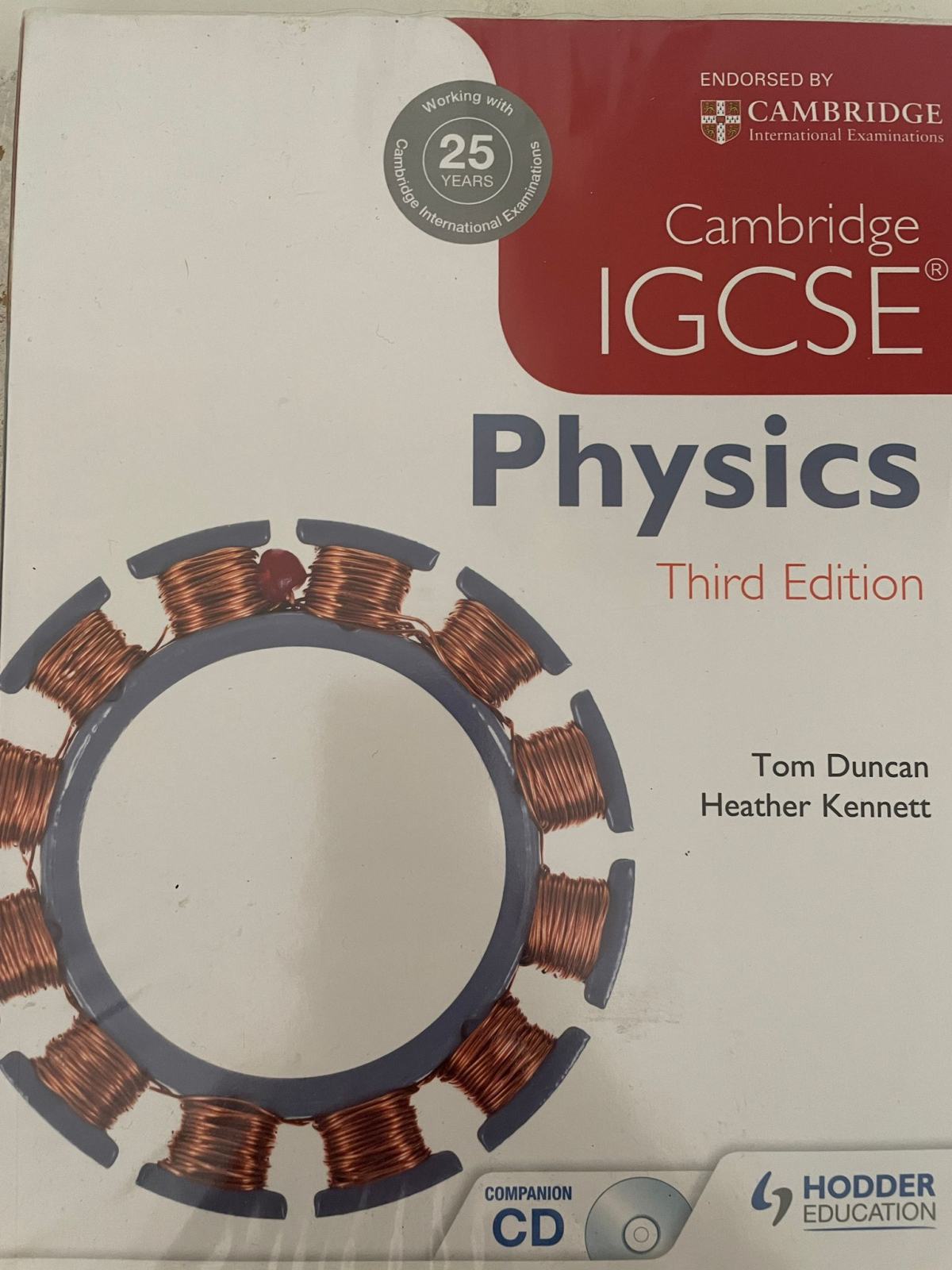 Fizika udžbenik - Cambridge IGCSE Physics 3rd ed. Duncan Kennett + CD
