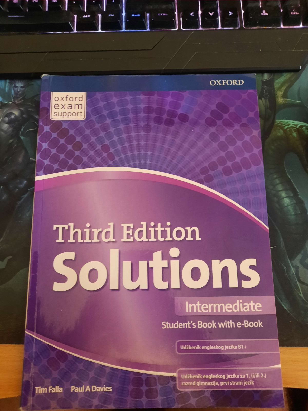 Solutions third edition Intermediate - Udžbenik za prvi razred