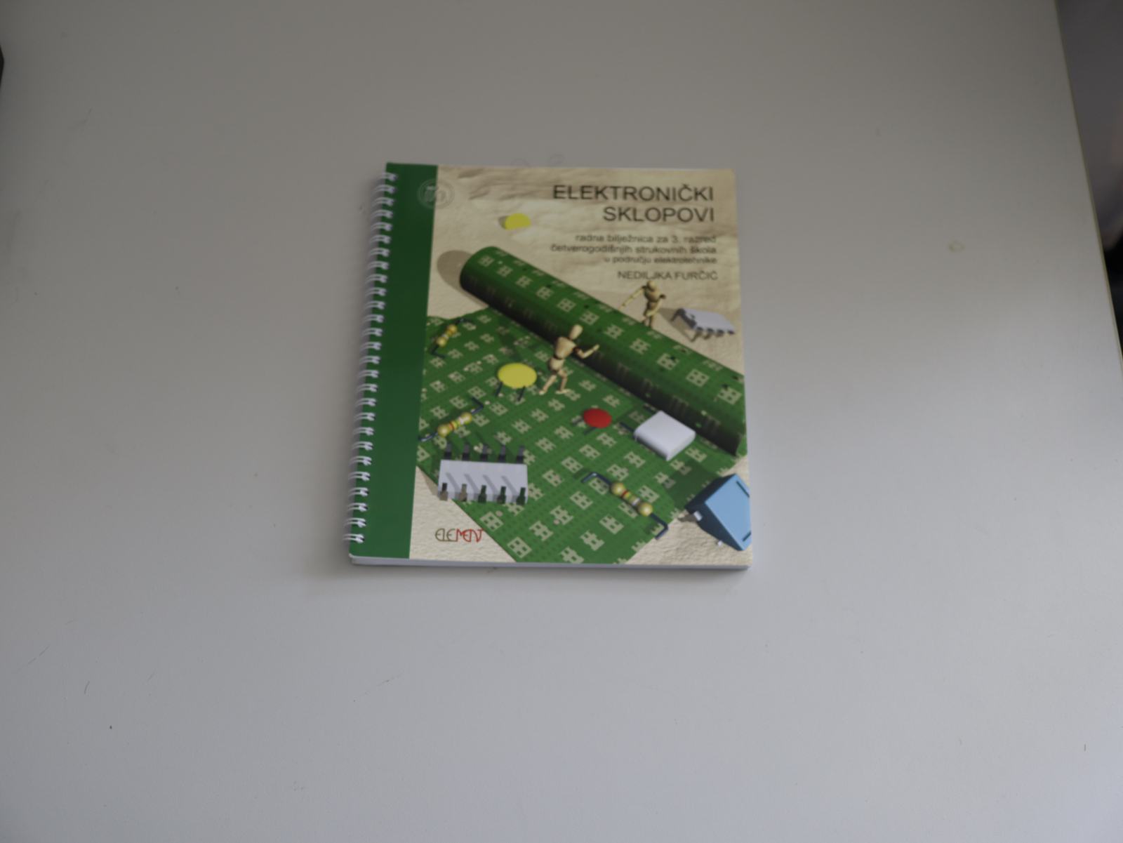 Knjige trećeg razreda strukovne škole za računalnog tehničara(2021)