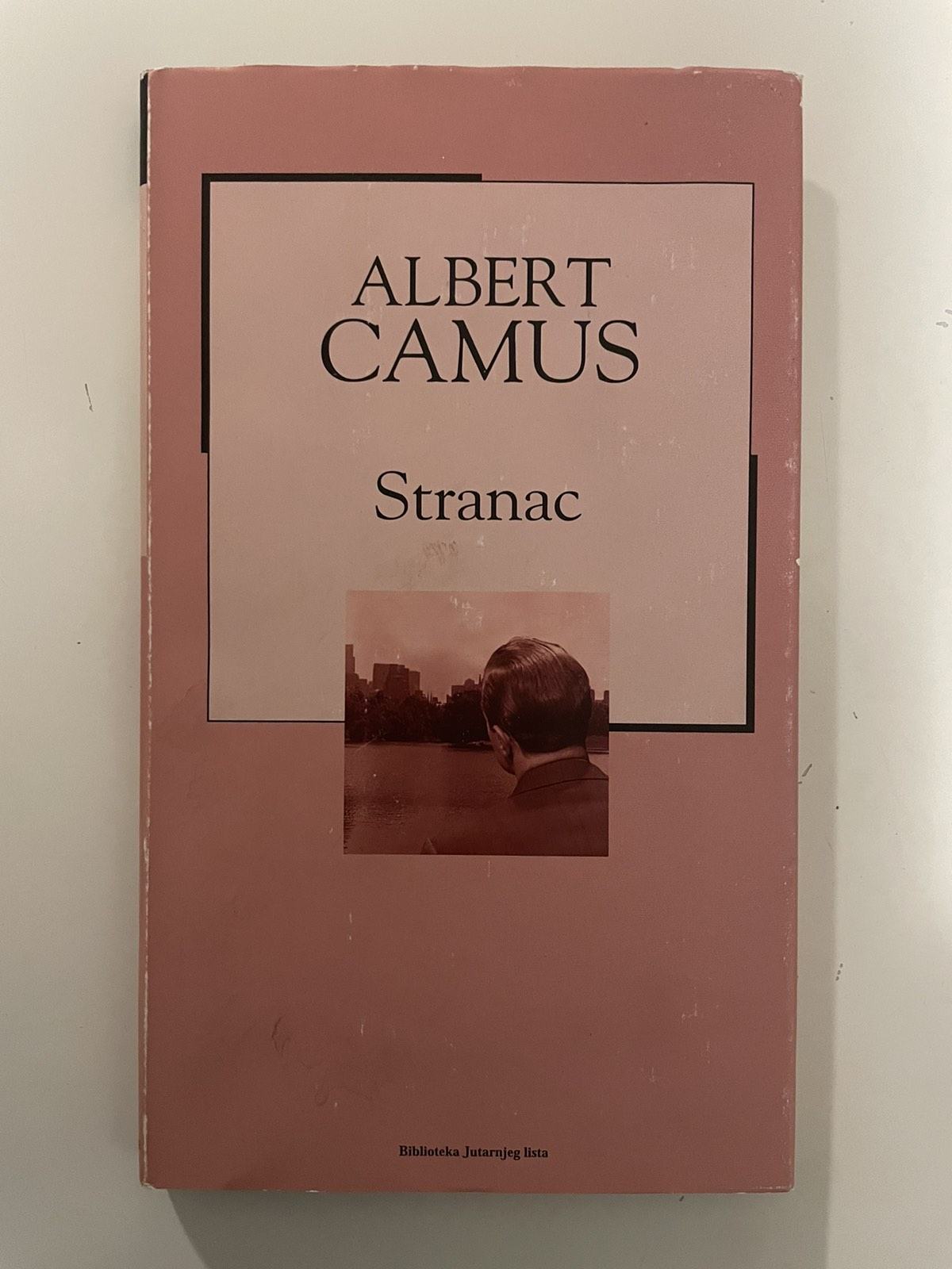 Albert Camus - Stranac