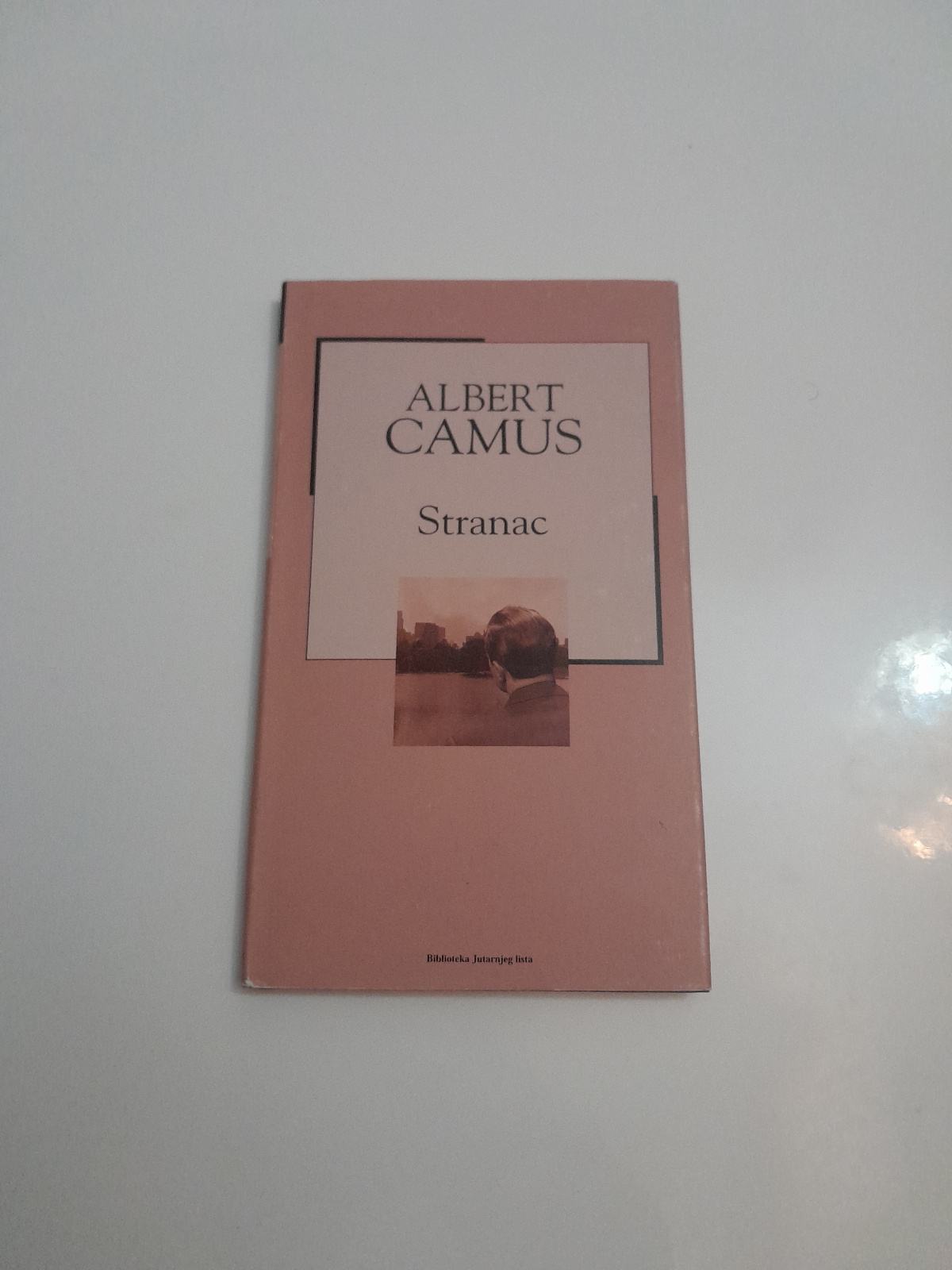 ALBERT CAMUS : STRANAC