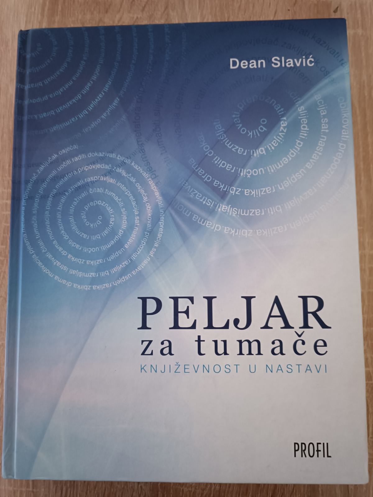 Dean Slavić: Peljar za tumače : književnost u nastavi