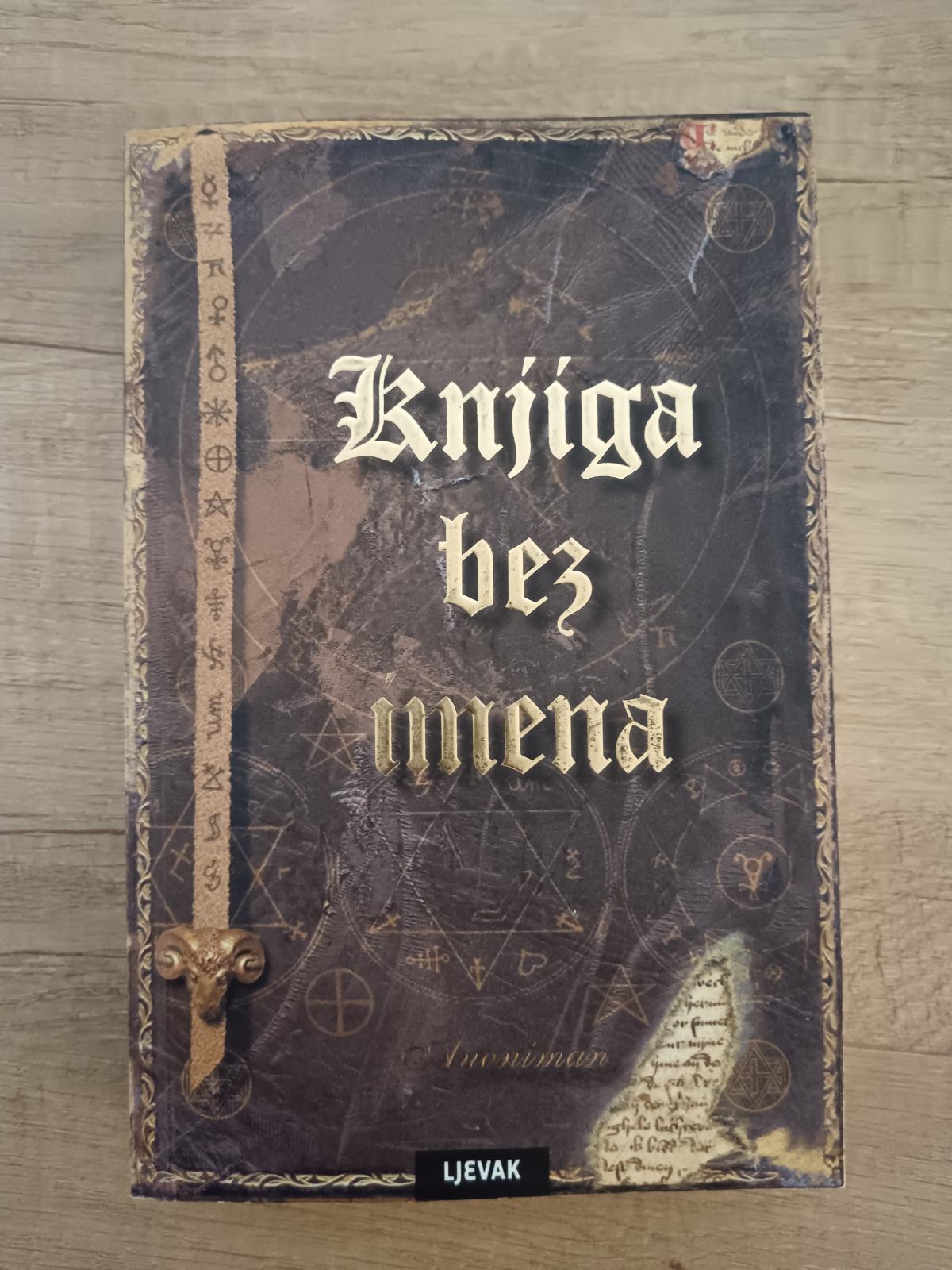 ANONIMAN, Knjiga bez imena