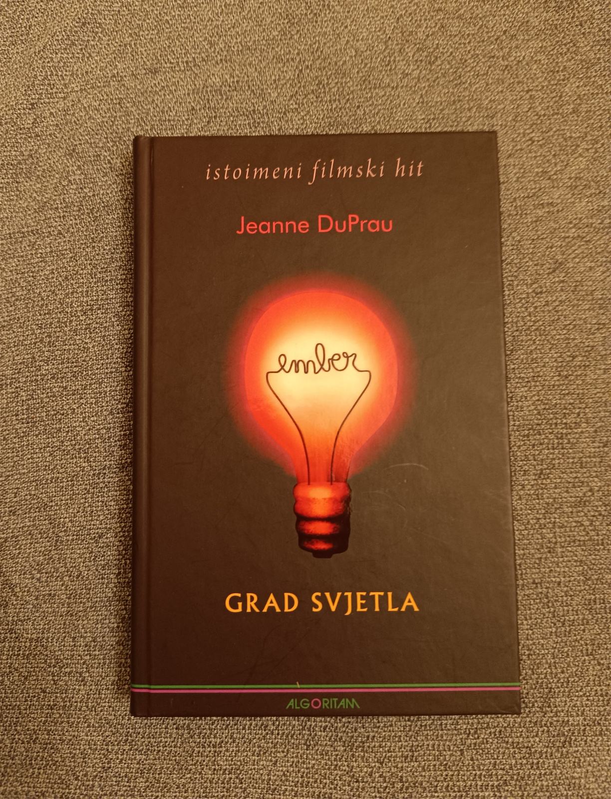 Ember, Grad Svjetla Jeanne DuPrau