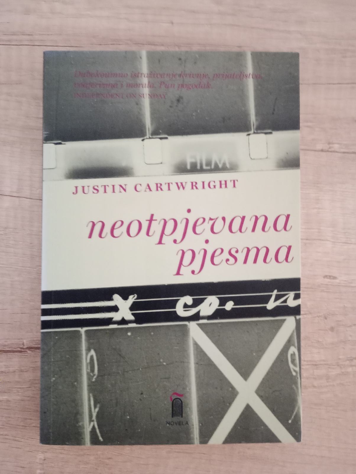 JUSTIN CARTWRIGHT, Neotpjevana pjesma