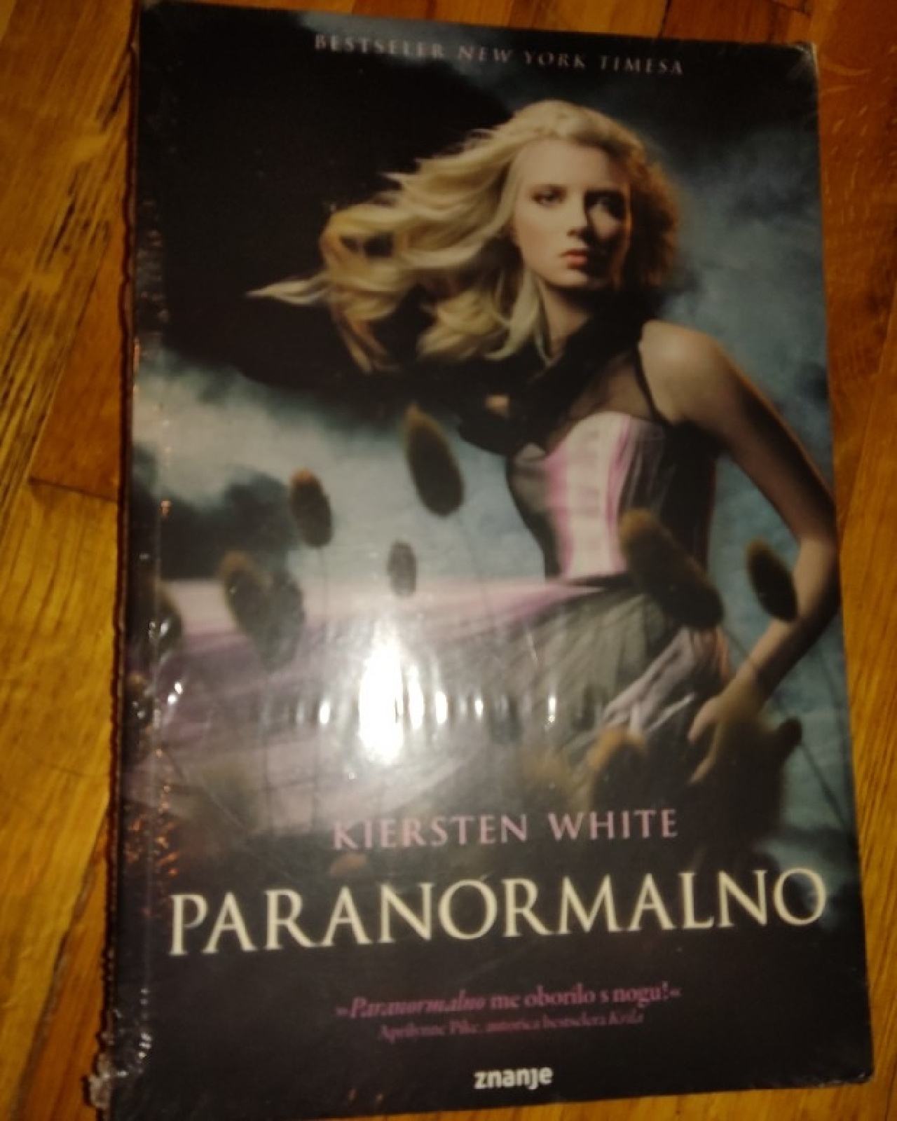Kiersten White - Paranormalno