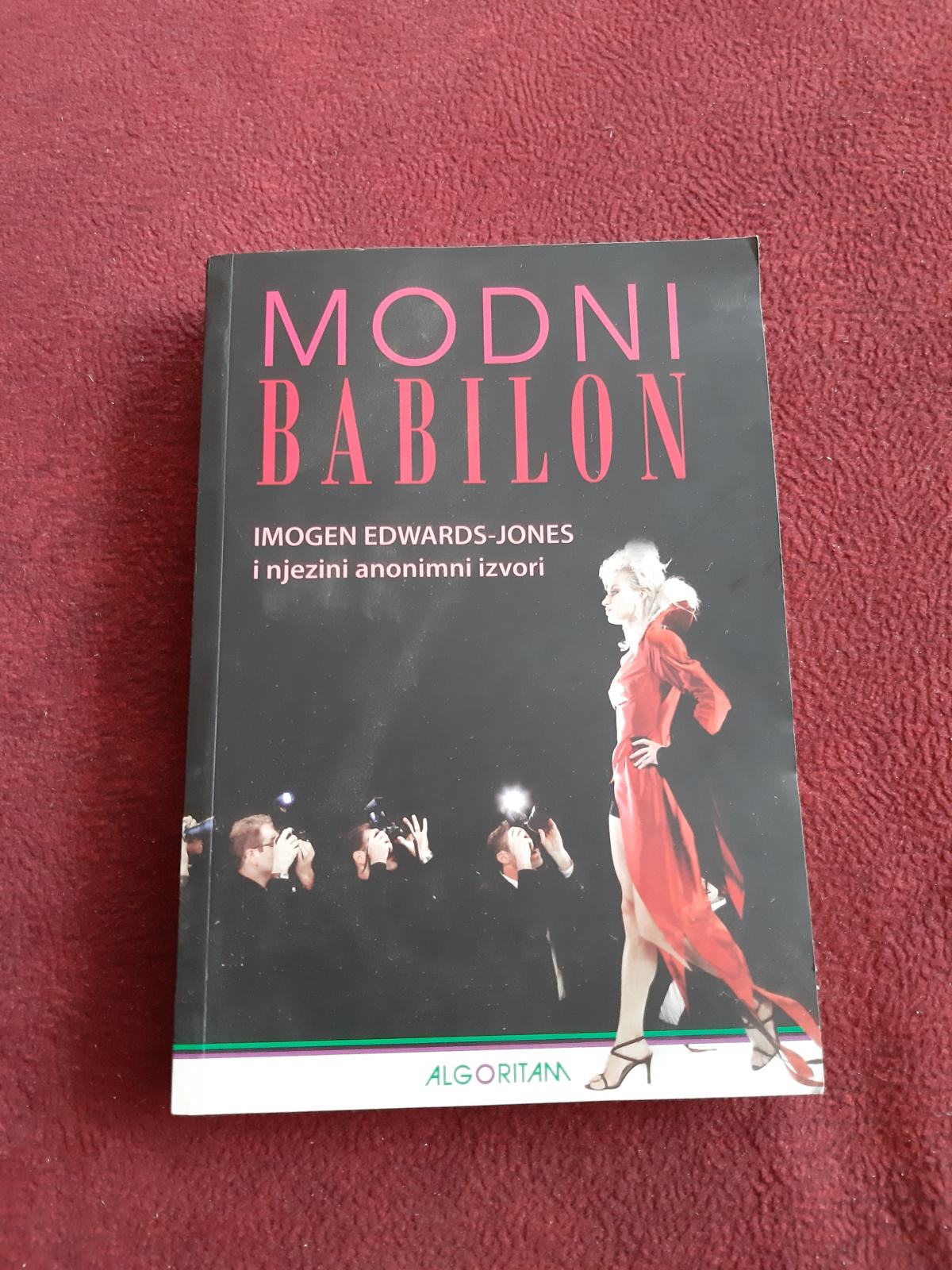 MODNI BABILON - Imogen Edward-Jones