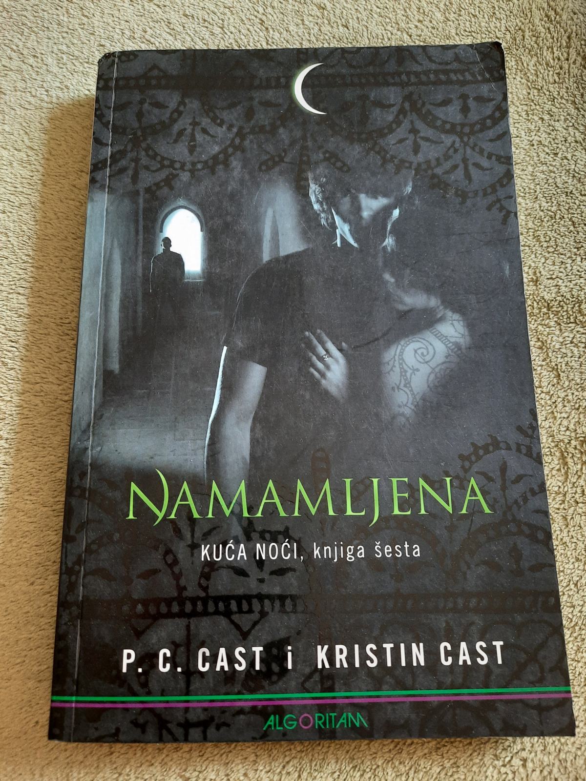 P. C. Cast, Kristin Cast: NAMAMLJENA kuća noći