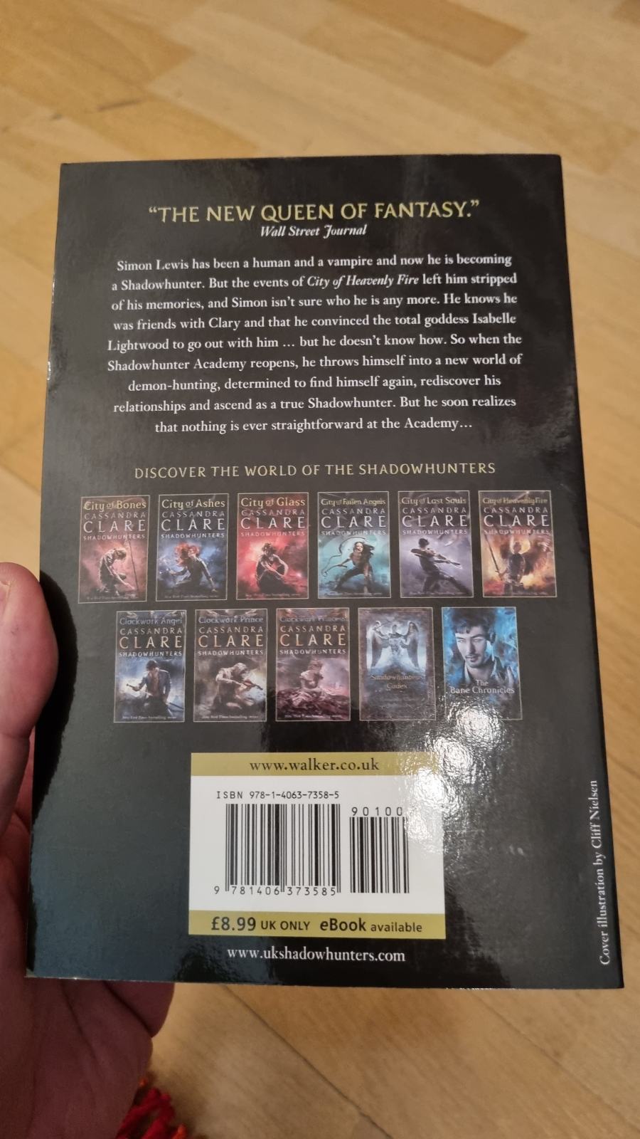 Prodajem knjigu Tales from Shadowhunters Academy za 6€!