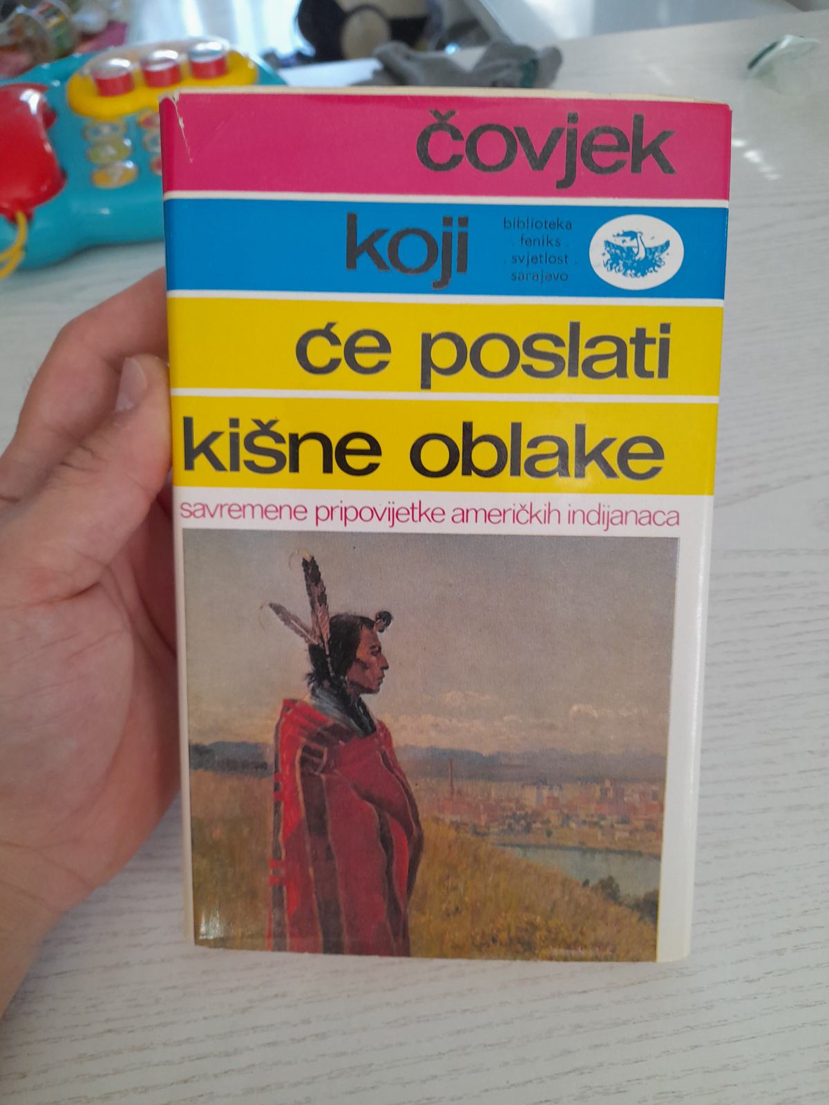 Urednik Kenet Rosen-Čovjek koji će poslati kišne oblake (1978.)