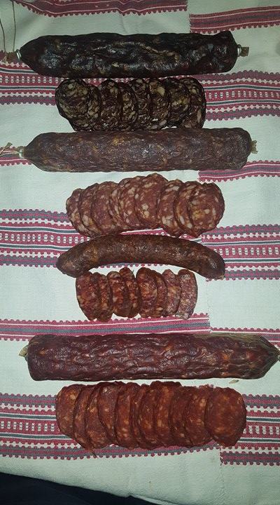 Domaća slavonska kobasica,kulenova seka,suha rebra