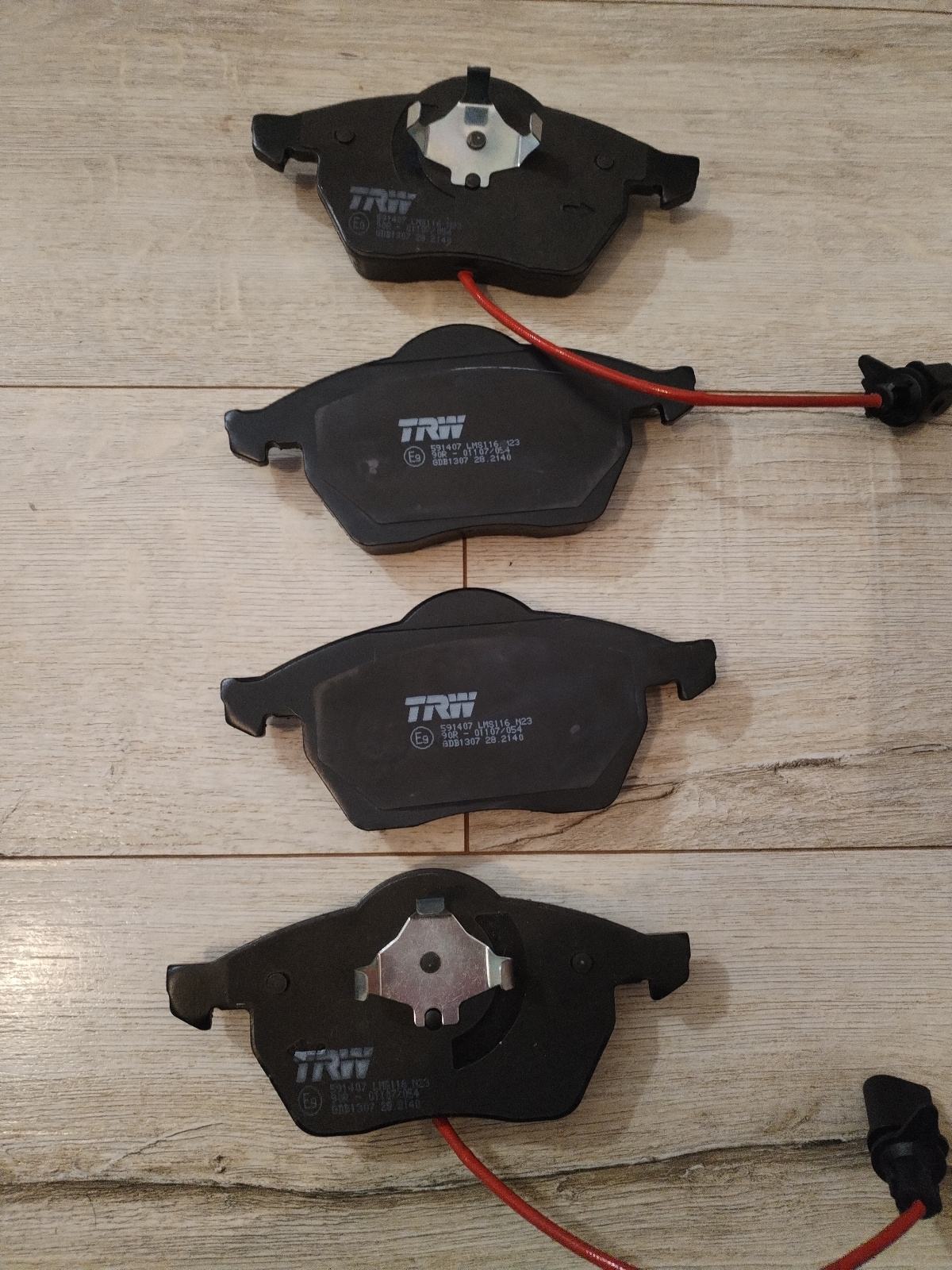 Komplet kočnih obloga, disk kočnica