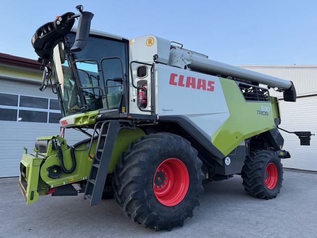 Kombajn Claas Trion 530