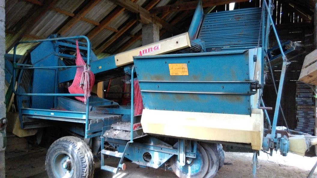 Kombajn za krumpir ANA (Poljak) poljski u izvrsnom stanju