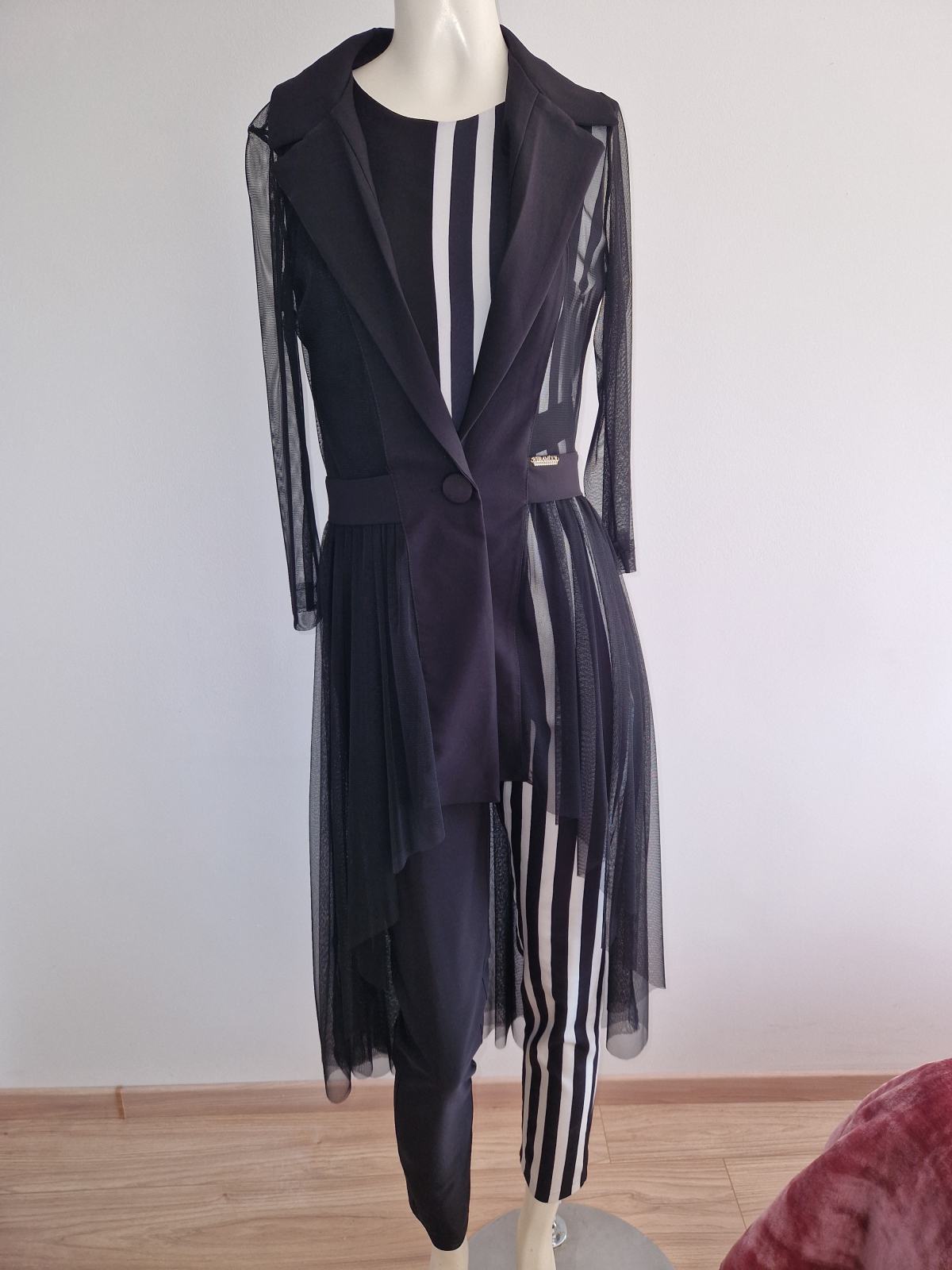 Svečani novi kombinezon u dva dijela