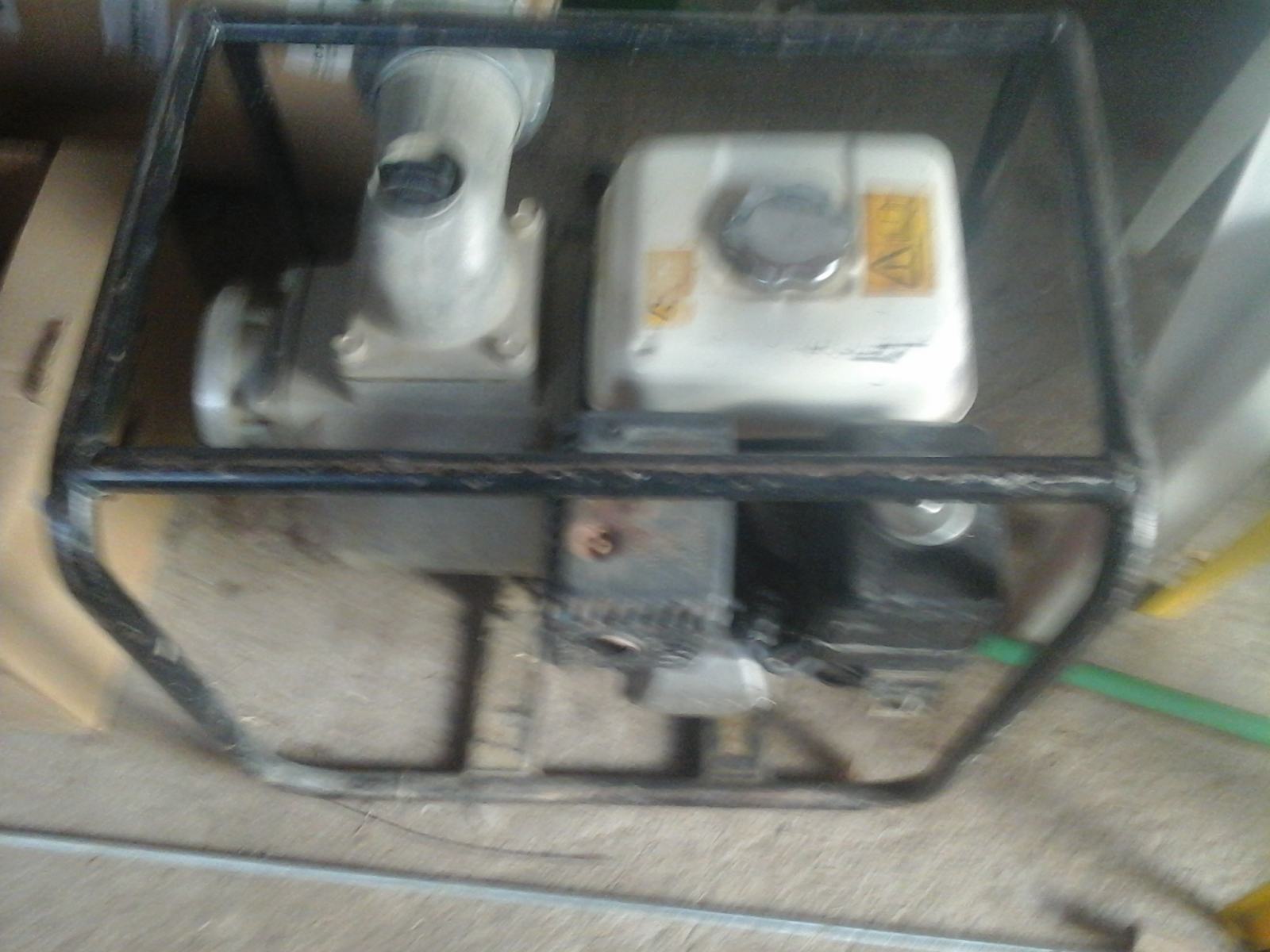 prodajem muljnu pumpu za vodu