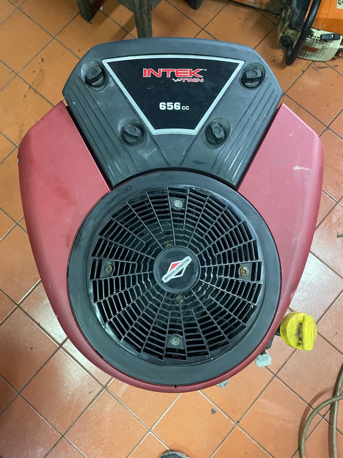 Motor za traktor kosilicu 22 hp Briggs & Stratton