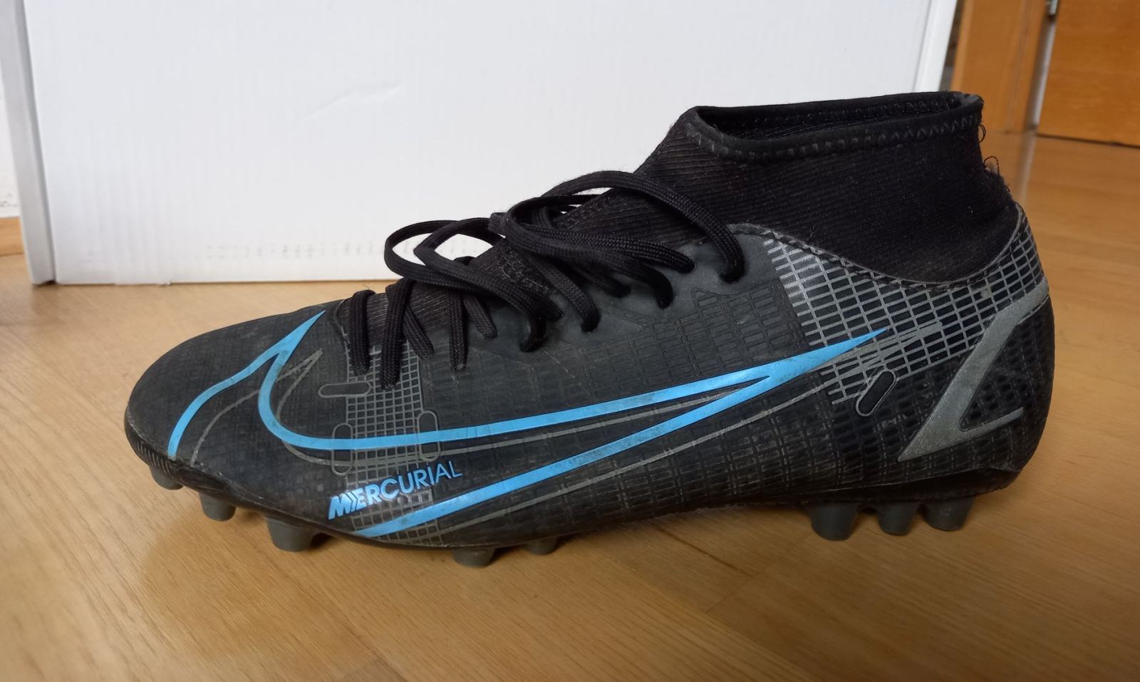 Nike Mercurial kopačke br 40