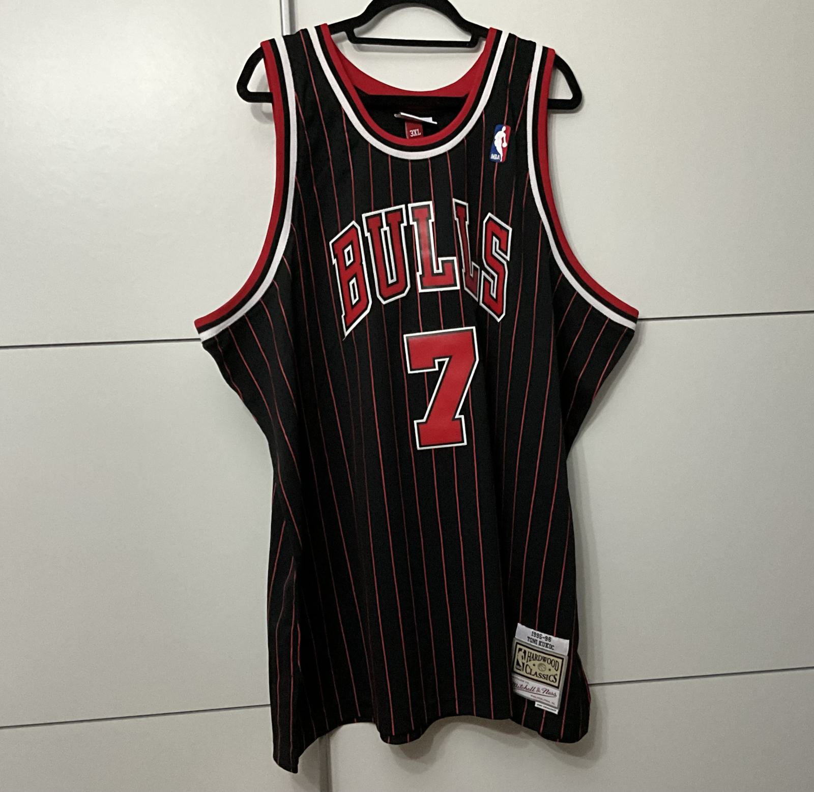 Chicago Bulls Toni Kukoc #7 Mitchell & Ness Black 1995/96 NBA Swingman