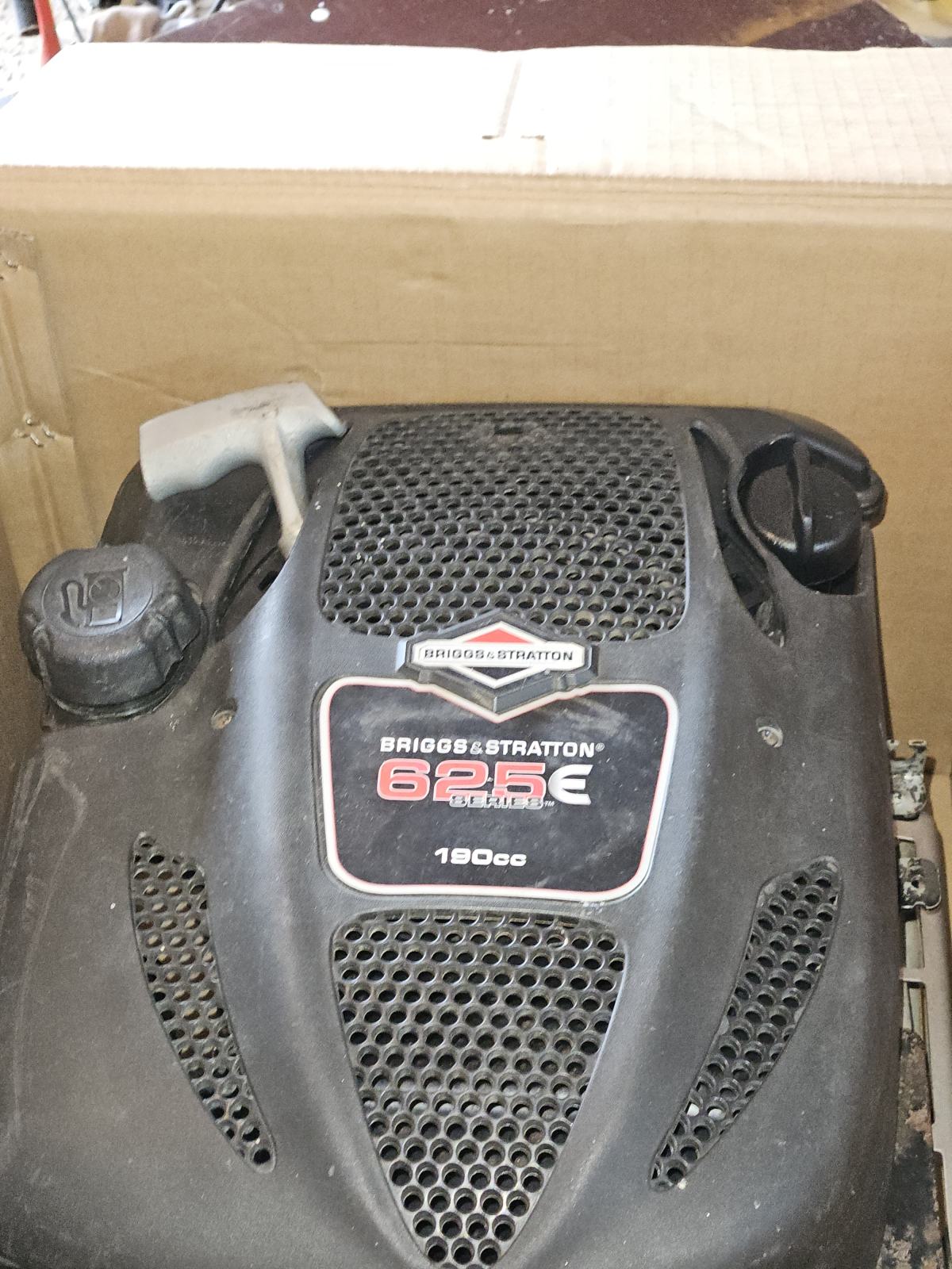 Prodajem motor briggs&stratton 625e
