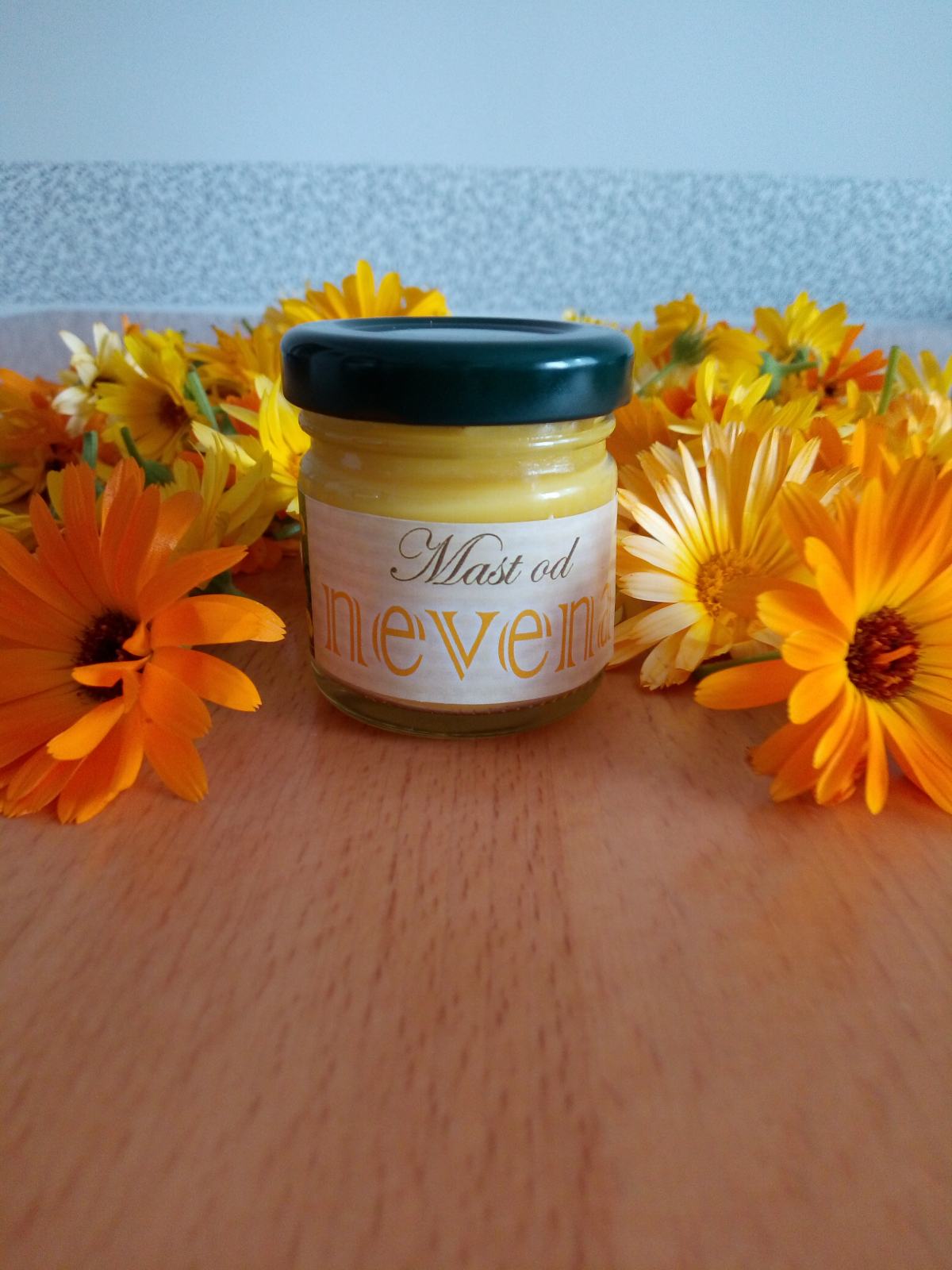 Neven ljekovita mast