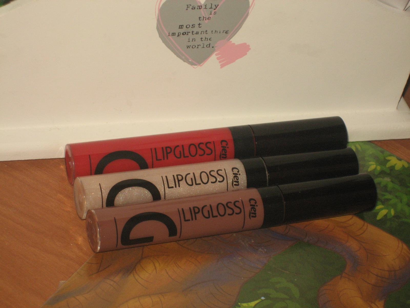 Sjajila za usne - NOVO