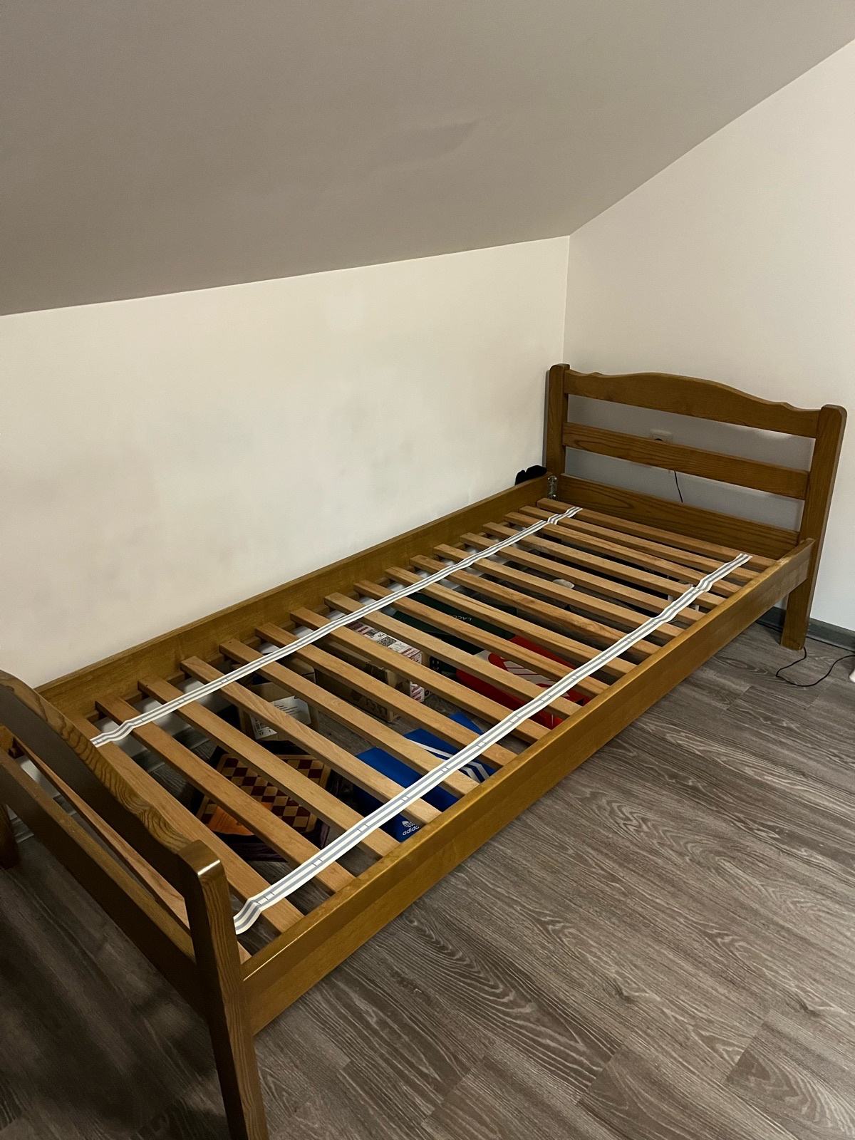 KREVET 90x200 (HRASTOVINA)