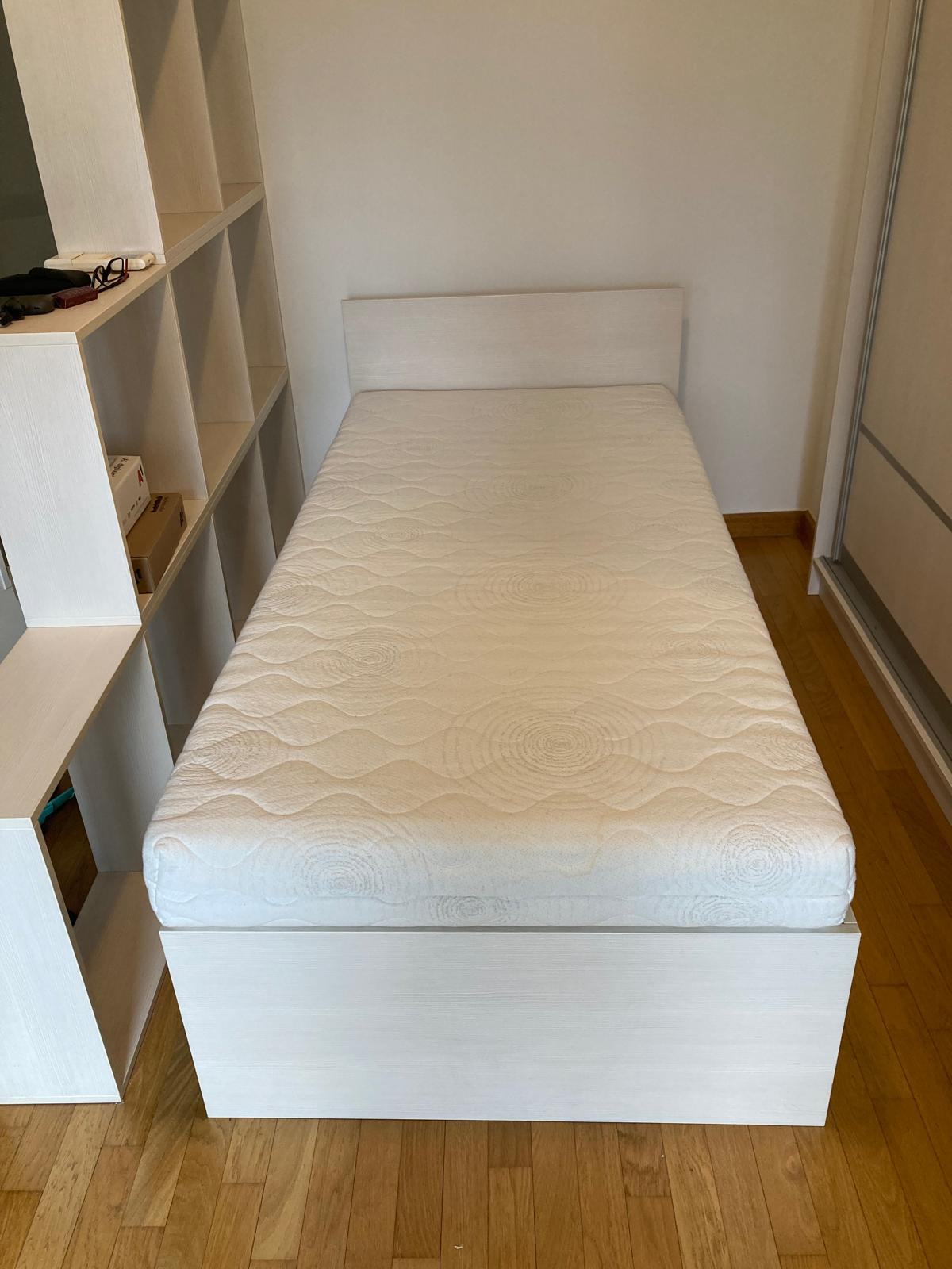 Krevet box spring sa madracem