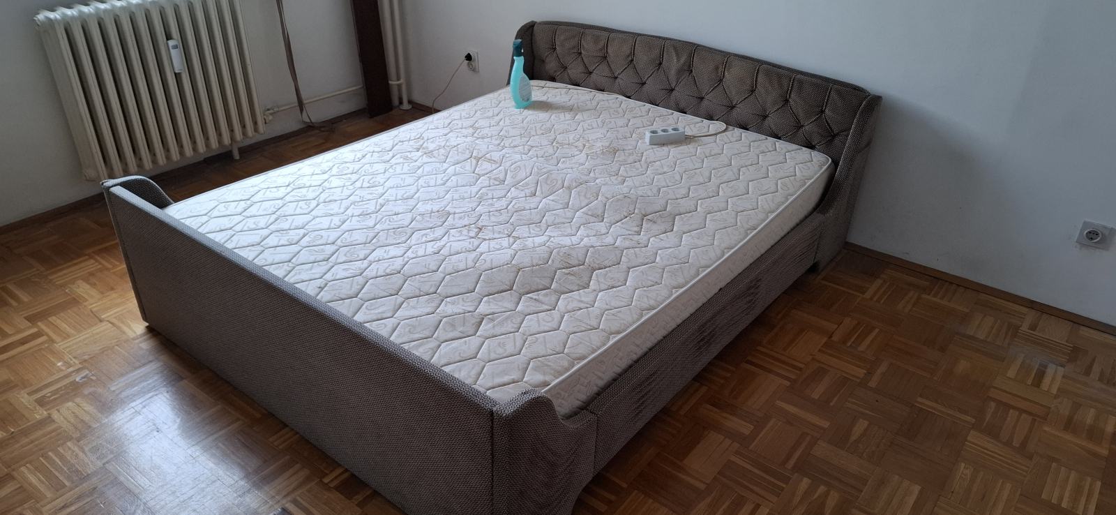 Poklanjam kreve i ležaj