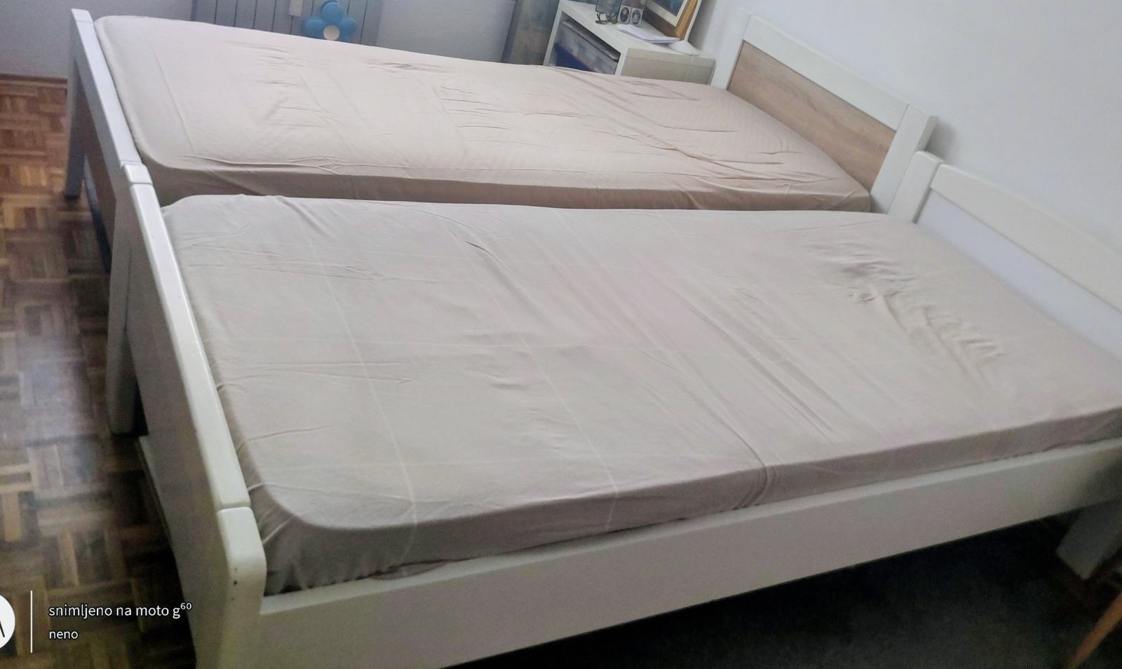 Prodajem dva kreveta i jedan madrac
