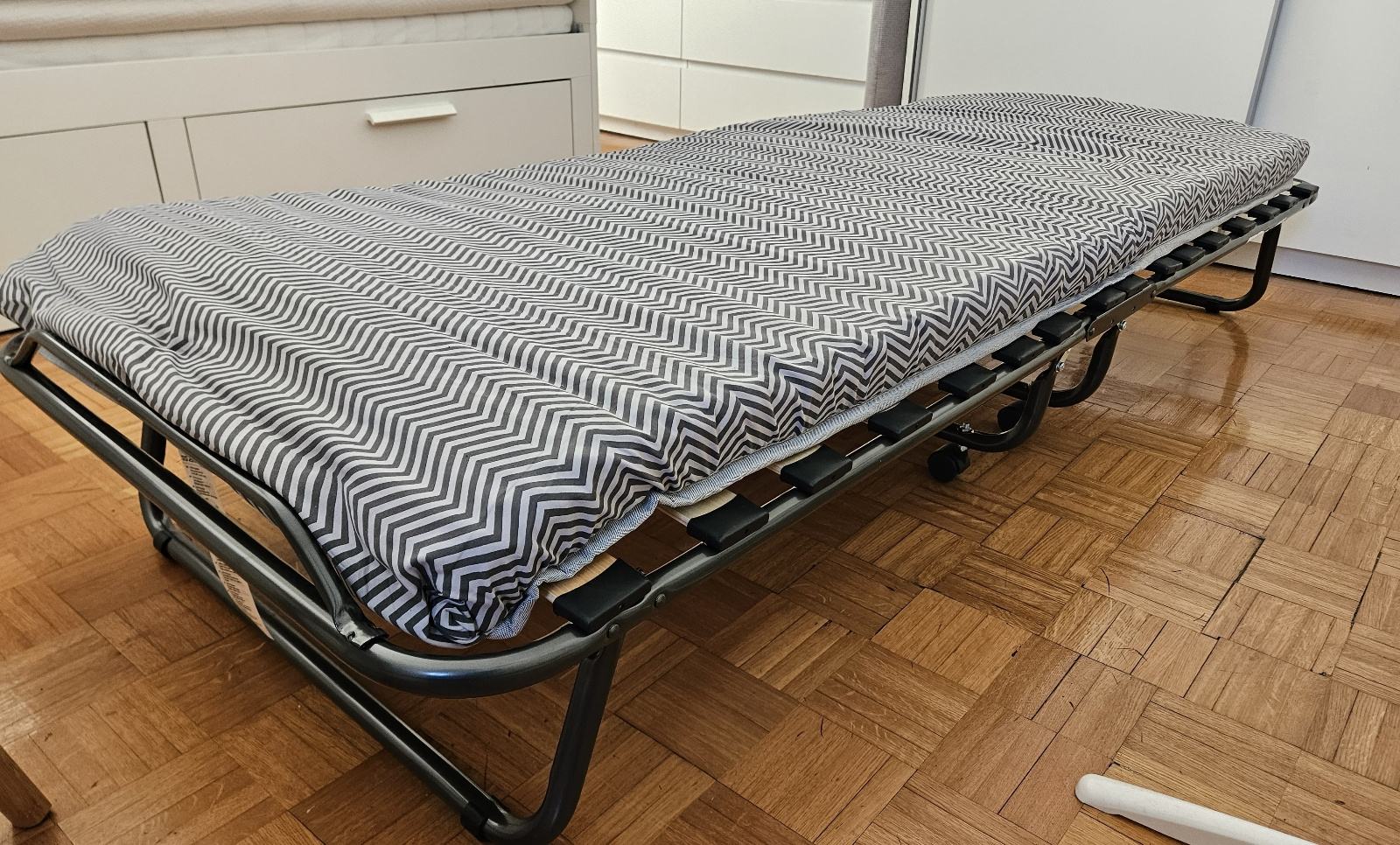 NOVI sklopivi krevet 190 cm x 80cm