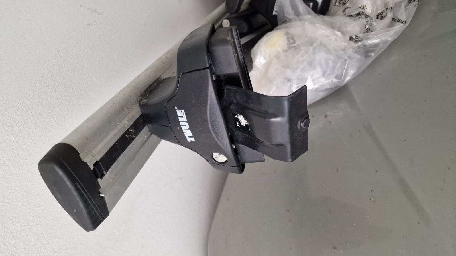 Podnožje ili nosač za krovni nosač Thule Opel Insignia