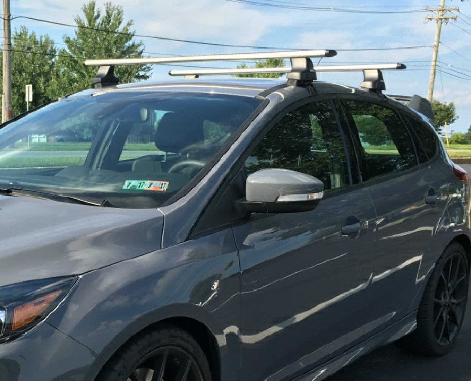 Thule aluminijski krovni nosači za Ford Focus Mk3 (2011-2018)