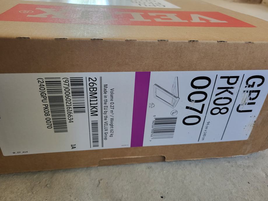 Novi VELUX GPU PK08 0070 krovni prozor s opšavom