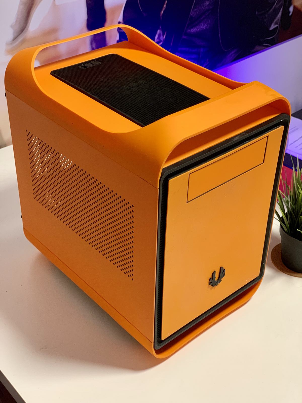 Bitfenix Prodigy M mini-ITX kućište