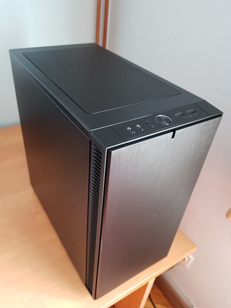 Fractal Design Define Mini C