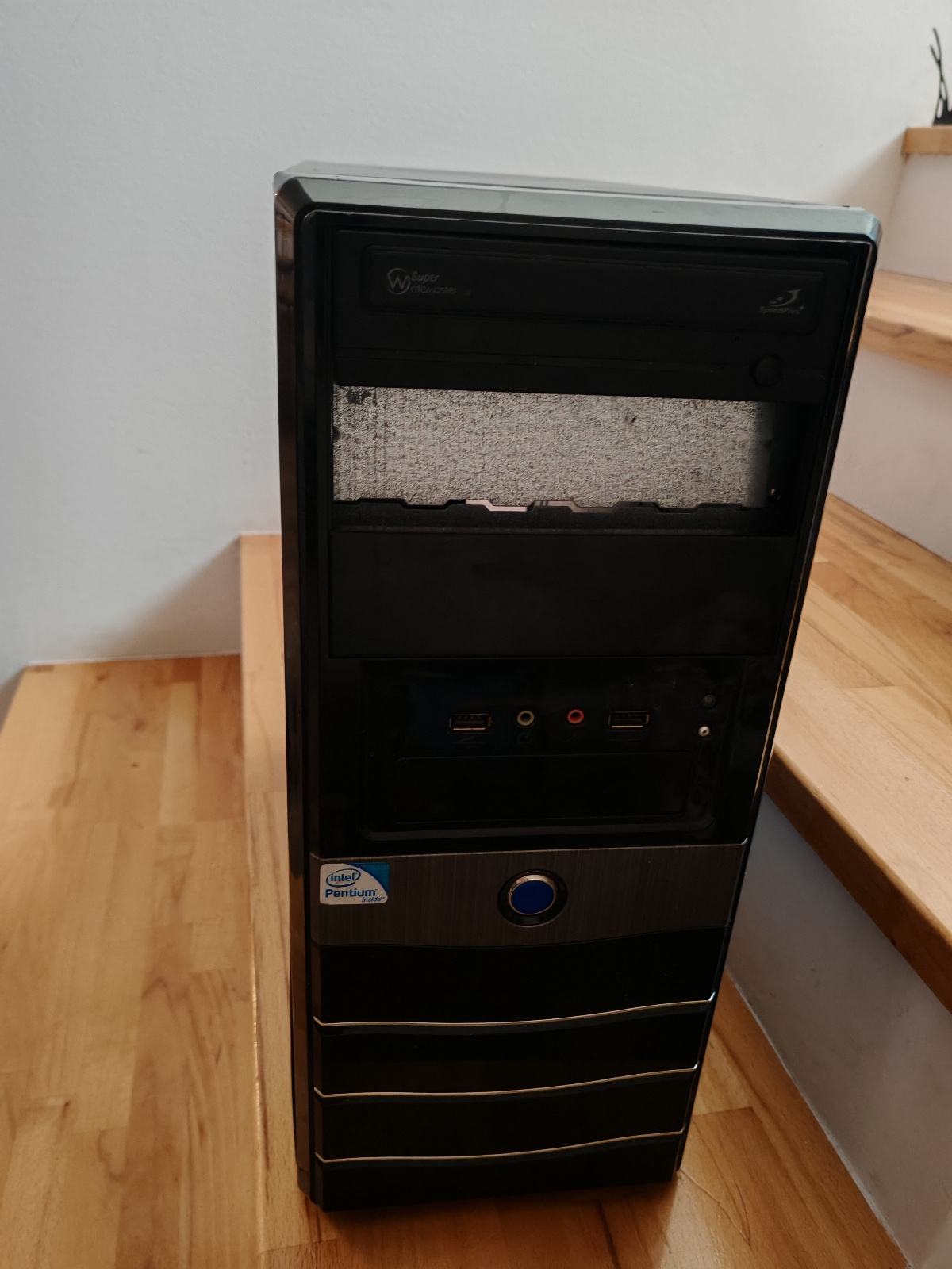 Kućište za PC računalo poklanjam