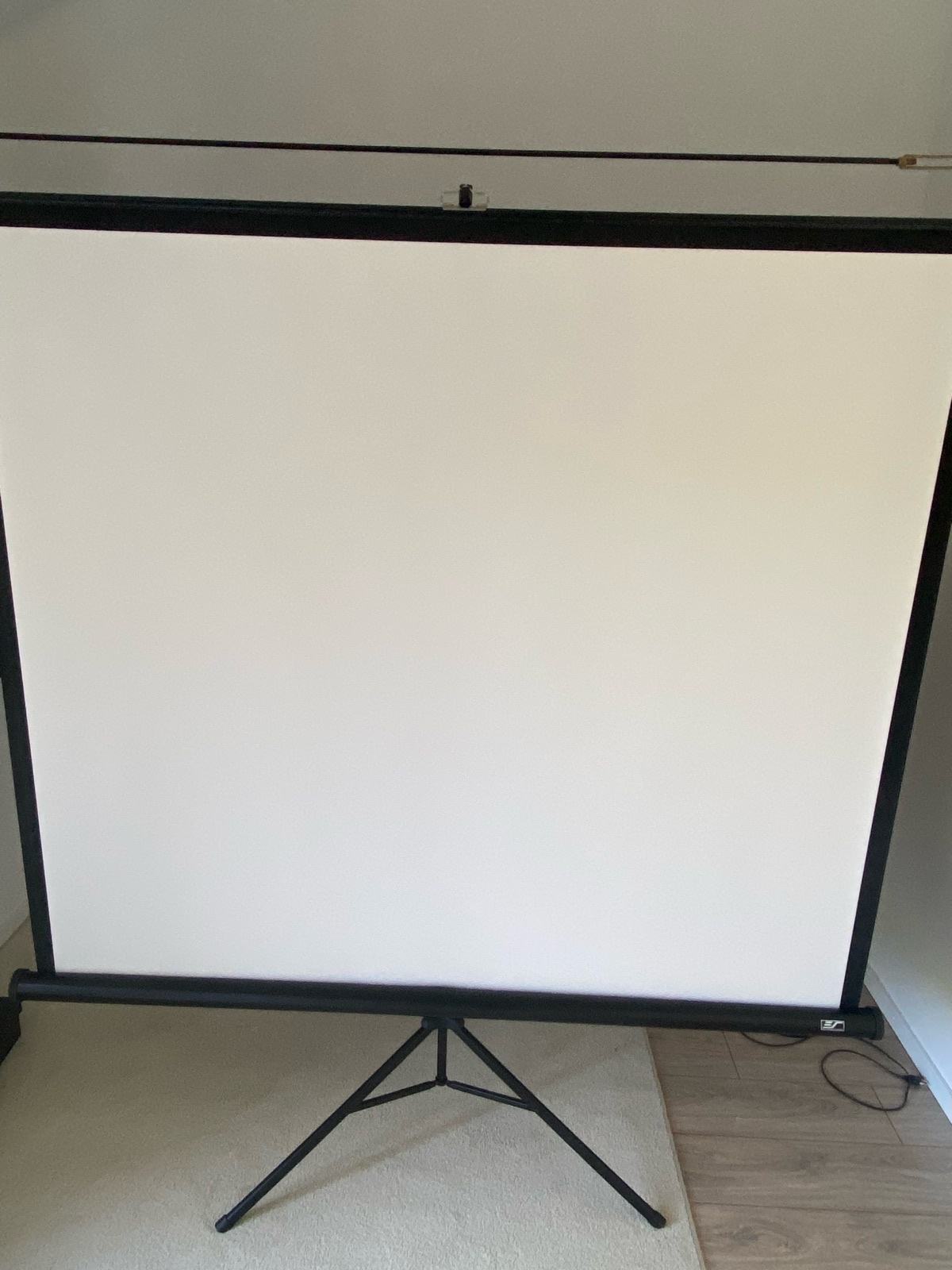 Elite Screens platno za projektor, 150
