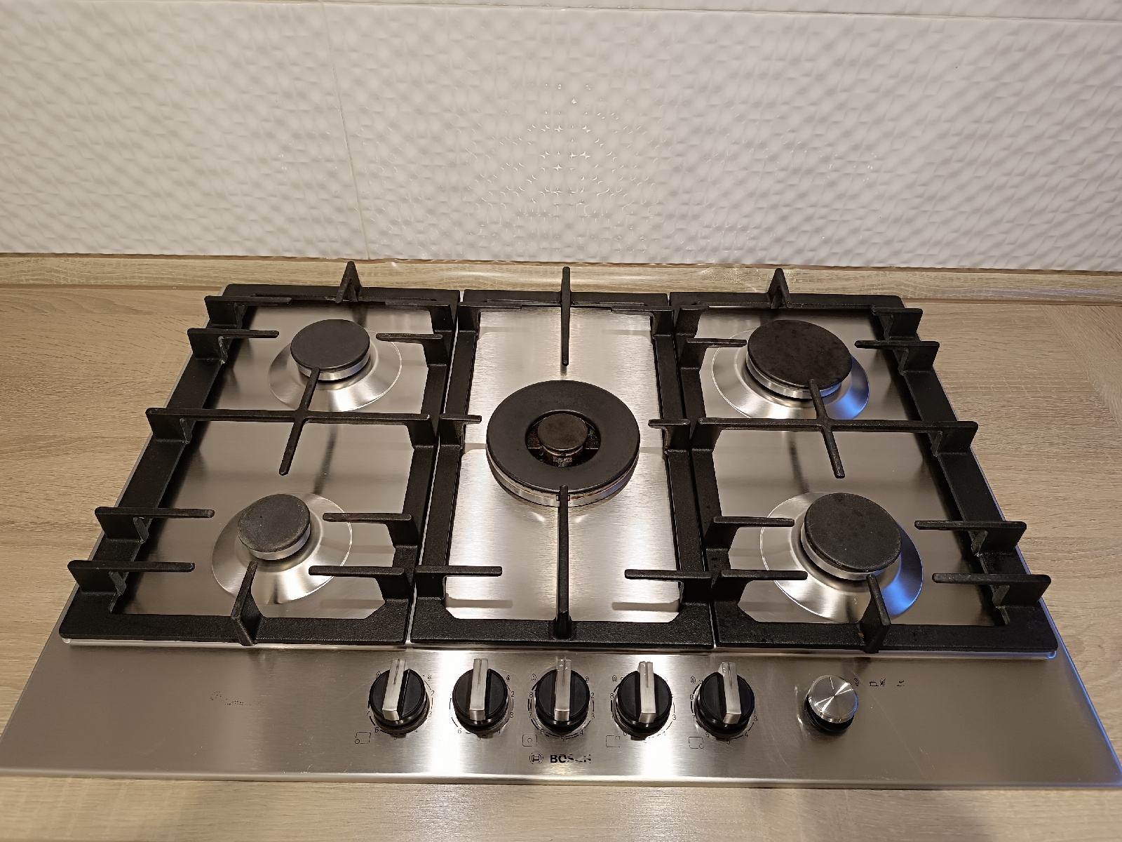 Bosch plinska ugradbena ploca flame select 75cm.